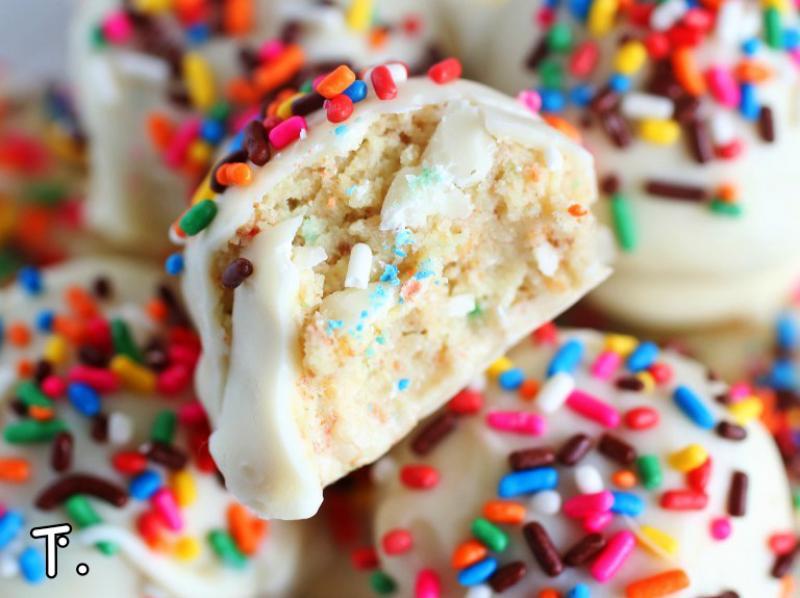 Easy Funfetti Cake Balls - Tuetego